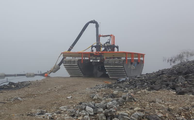 Environmentally friendly sediment dredging robot | UMI