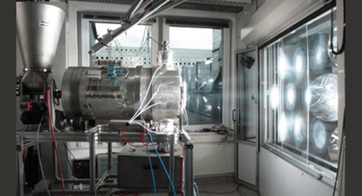 High temperature Solar-Heated Reactors for high energy-intensive industry