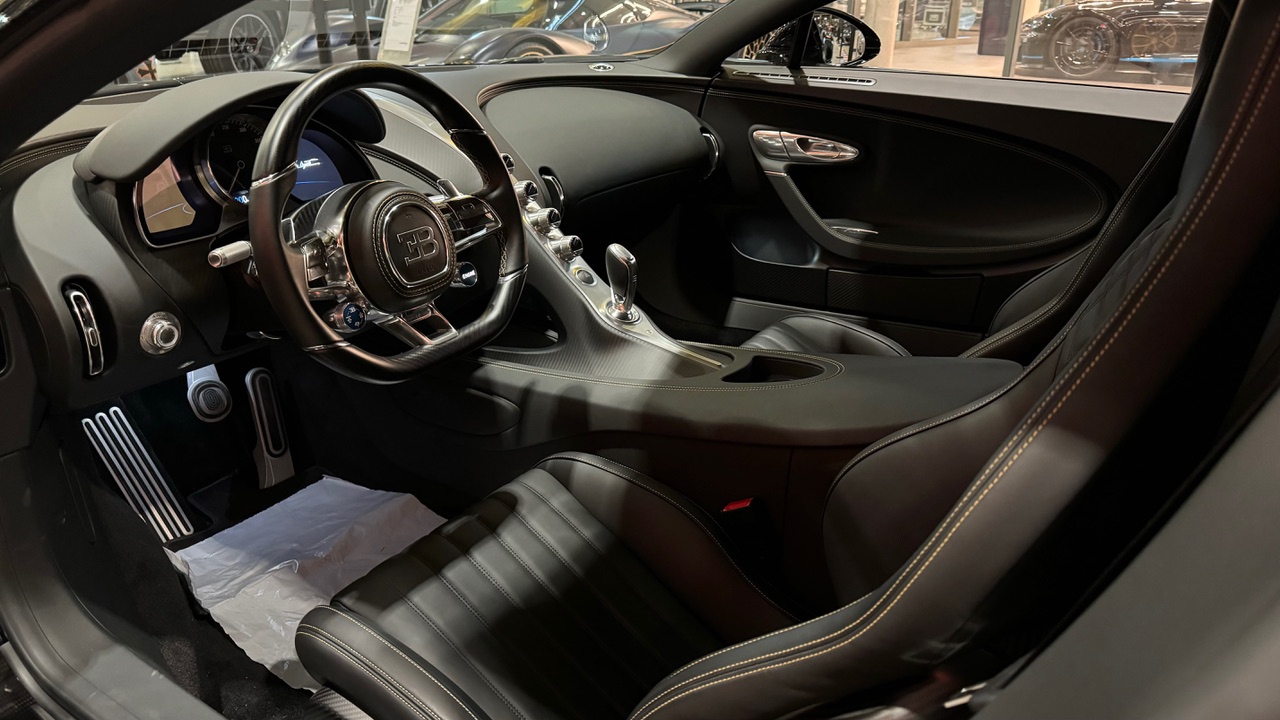 Alugue um Bugatti Chiron 110 Ani em Europa – 110 Anos de Excelência ...