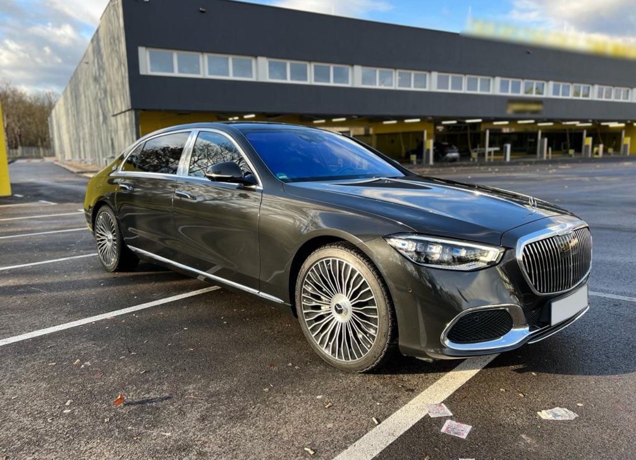 Rent a Mercedes Benz Maybach S-klasse 580 in Europe | BillionRent.com