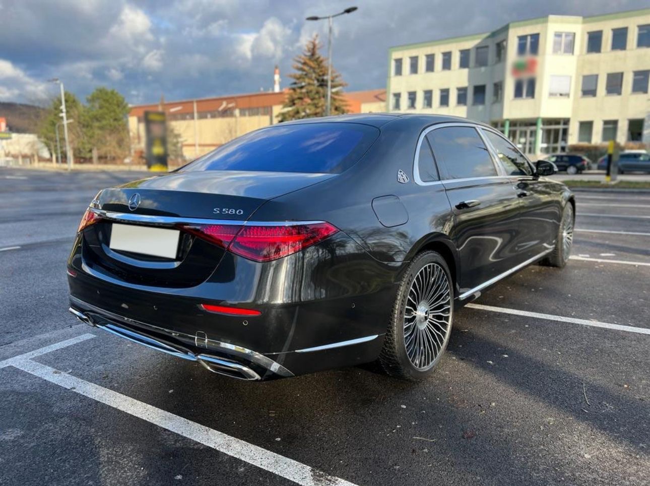 Rent a Mercedes Benz Maybach S-klasse 580 in Europe | BillionRent.com