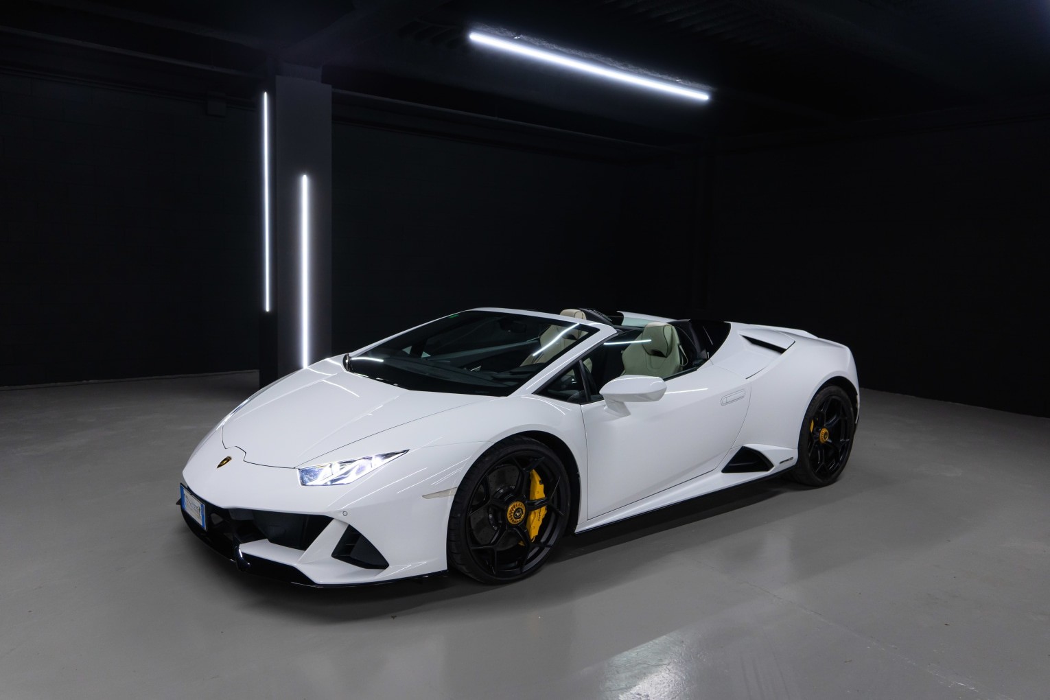 Rent Lamborghini Huracán Evo Spider in Antwerp – Book Now at Billionrent