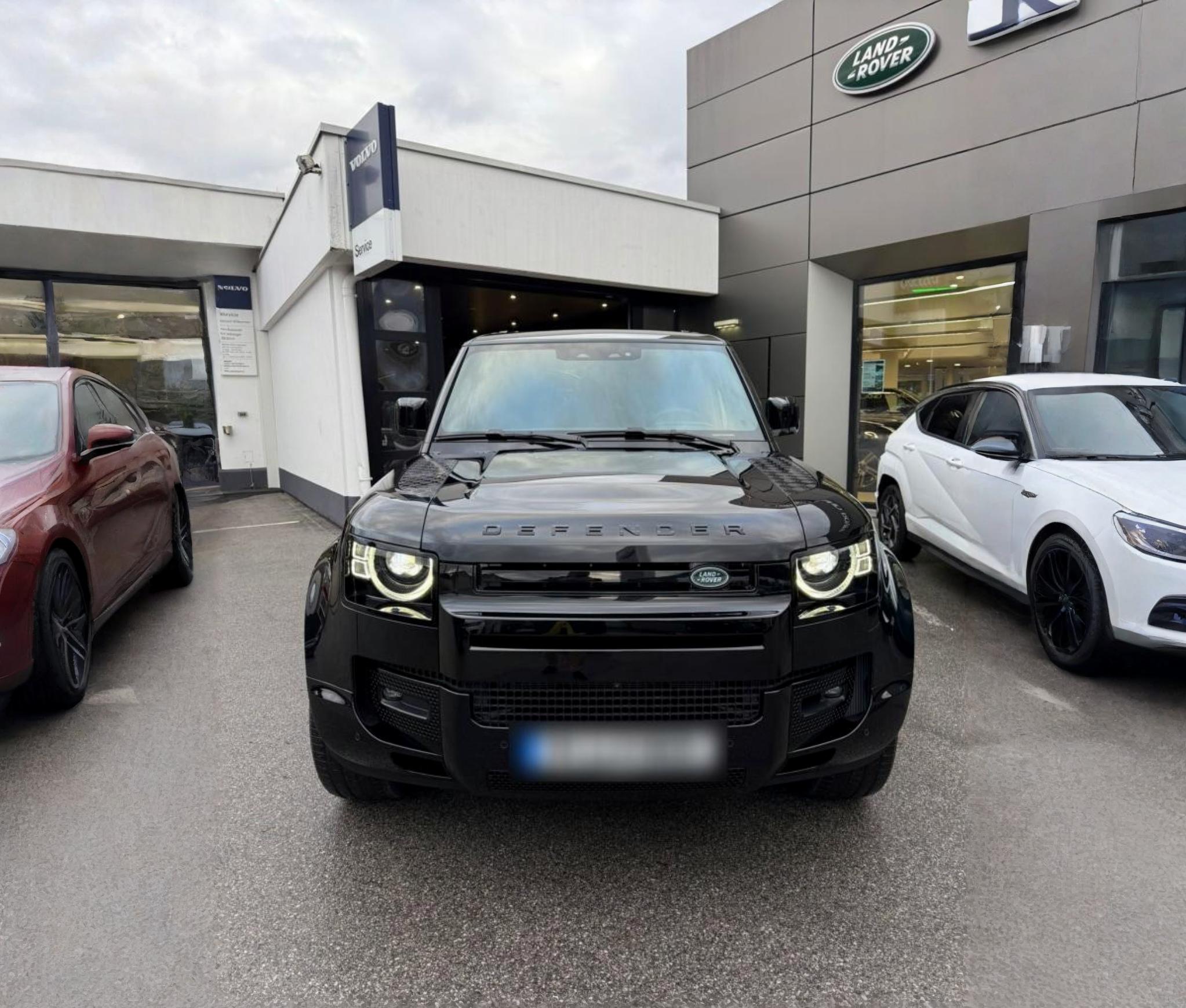 Alquila un Coches Ejecutivos coche en Tivat | BillionRent.com