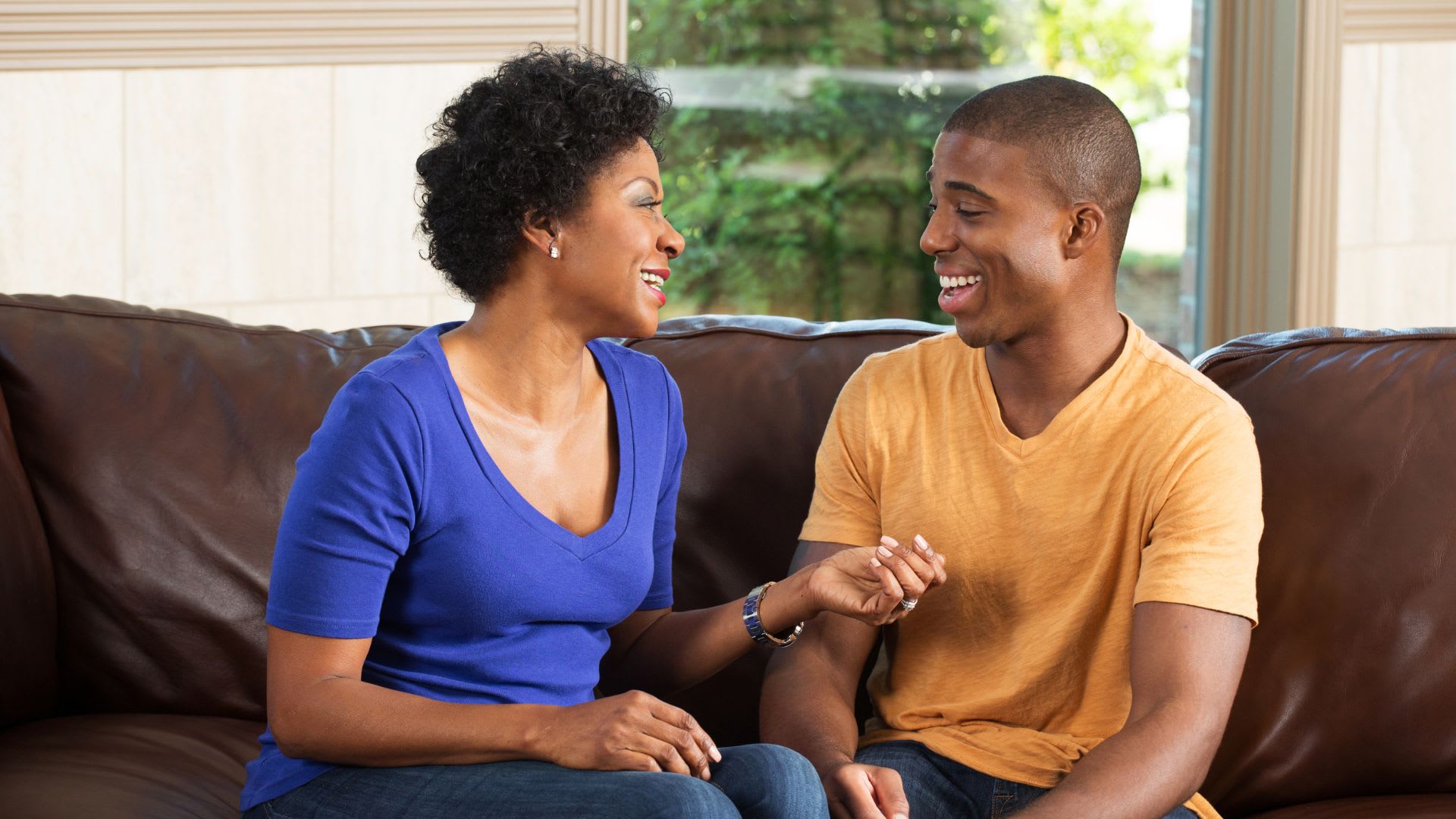 How to Come Out to Your Parents - A Guide | Unstuck Psychotherapy