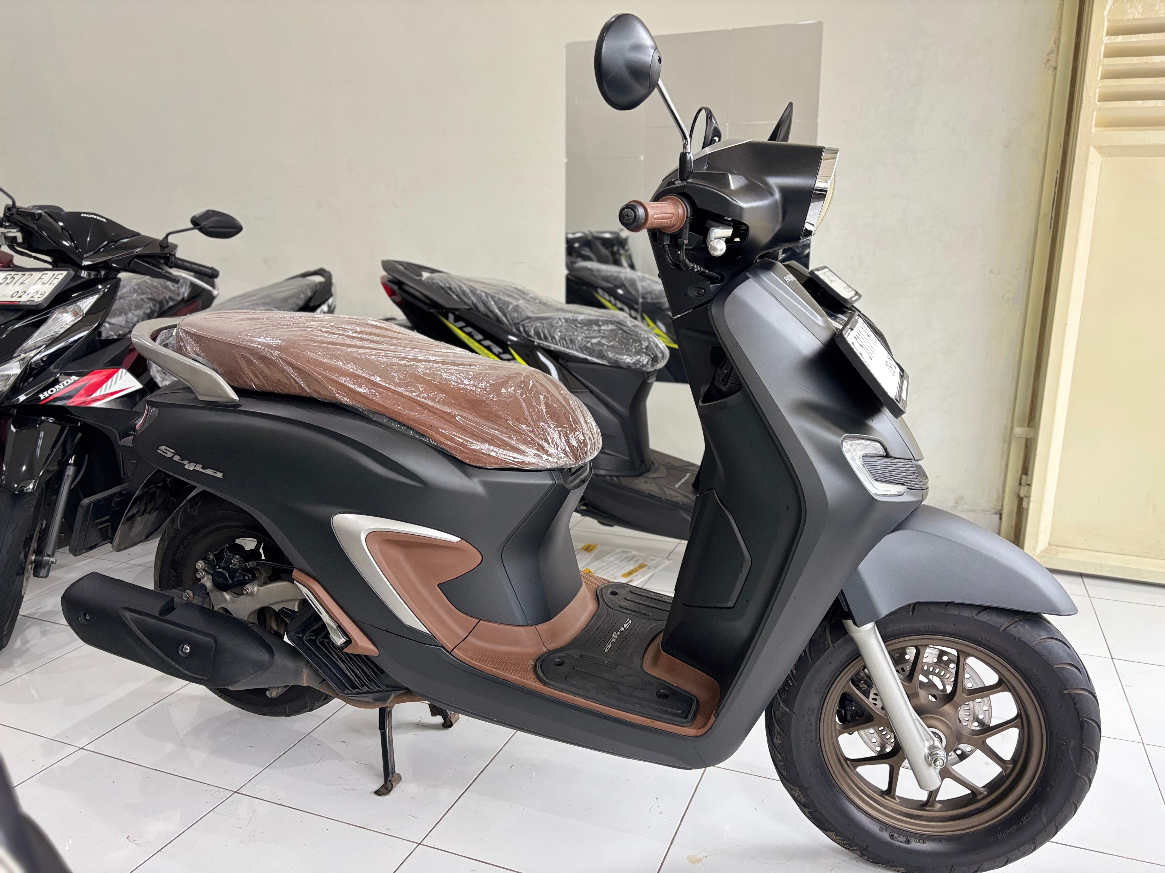 Jual Motor Bekas STYLO 160 2024 Bogor
