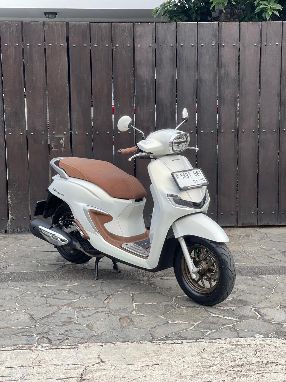Jual Motor Bekas STYLO 160 2024 Jakarta Barat