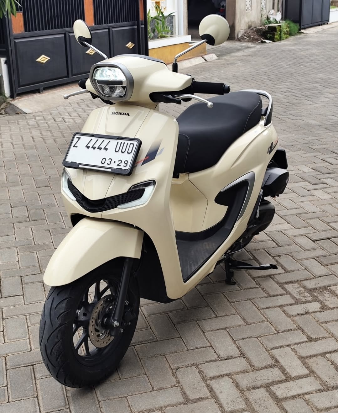 Jual Motor Bekas STYLO 160 2024 Kab. Garut