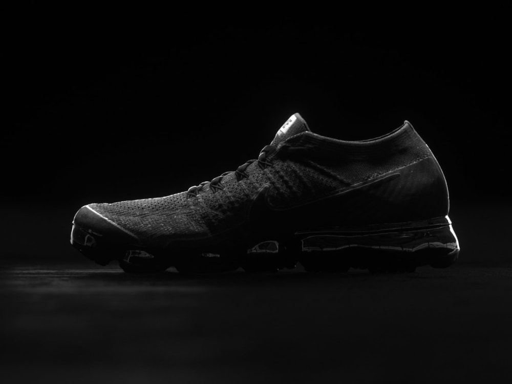 Realistic 3d shoe design or 3d footwear 3d shoe product animation 3d ...