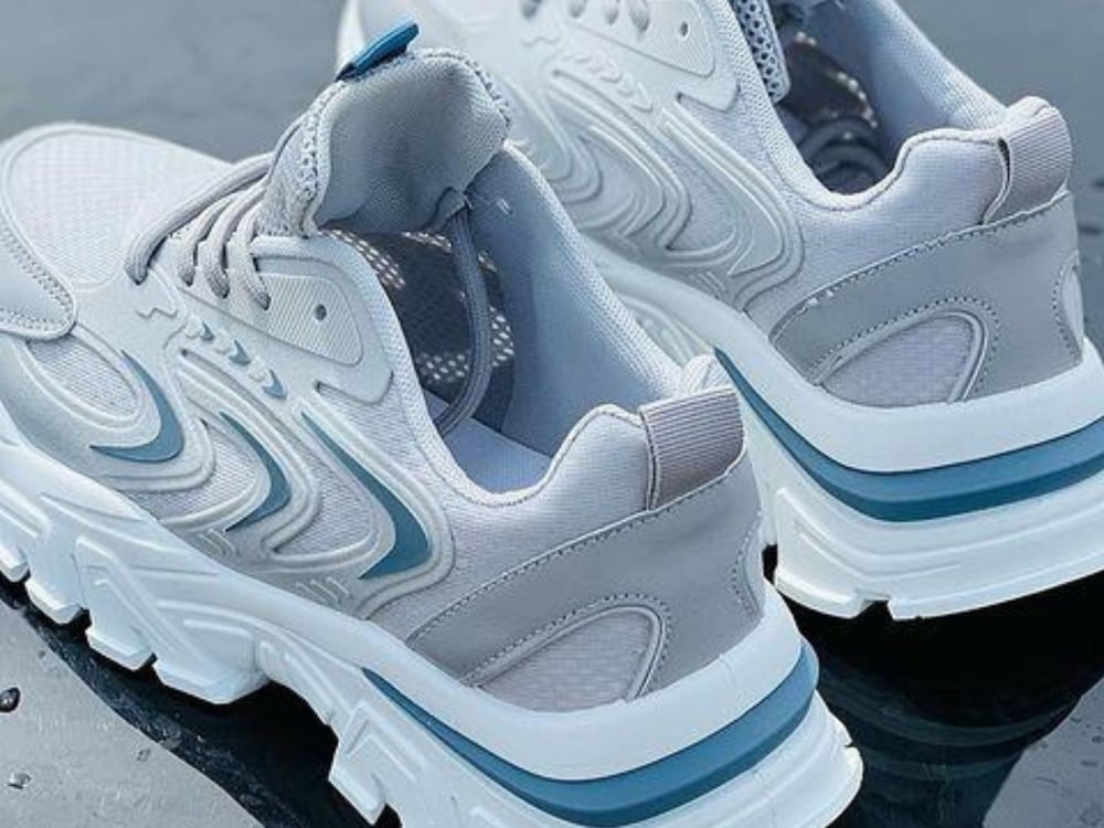 A model photorealistic rendered 3d shoe design with 3d shoe animation ...