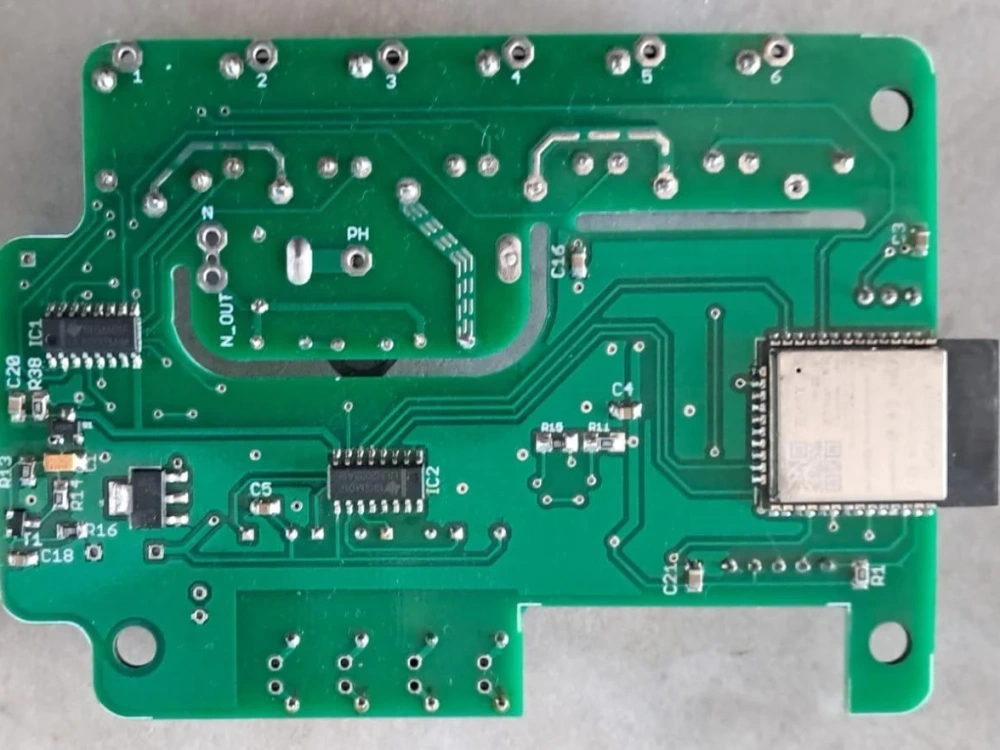 An IOT based dual layered pcb around esp32 and an arduino code. | Upwork