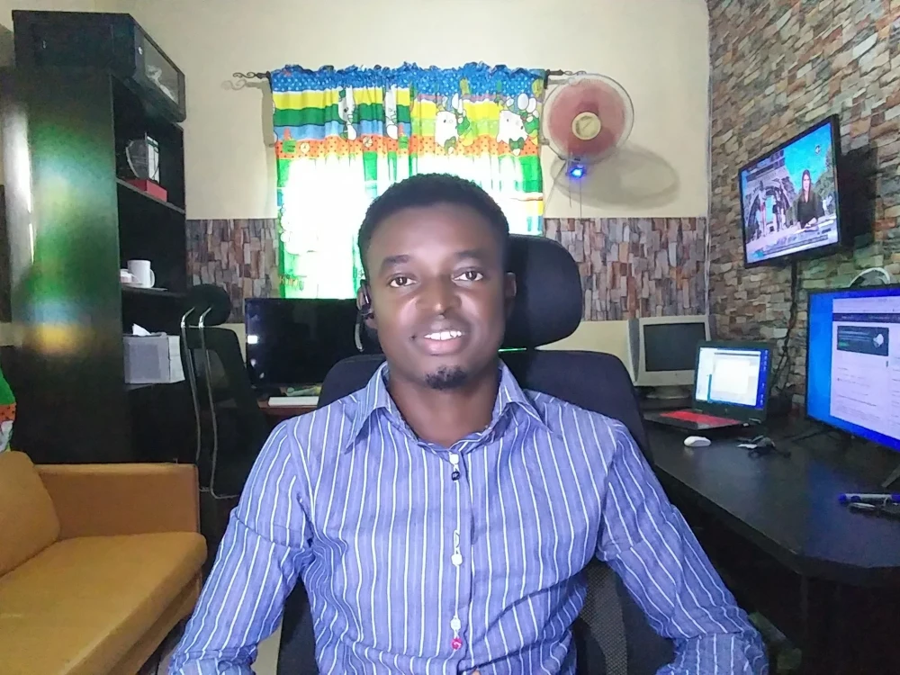 A dynamic tech-savvy Customer Service Rep. with SaaS & Ecommerce ...