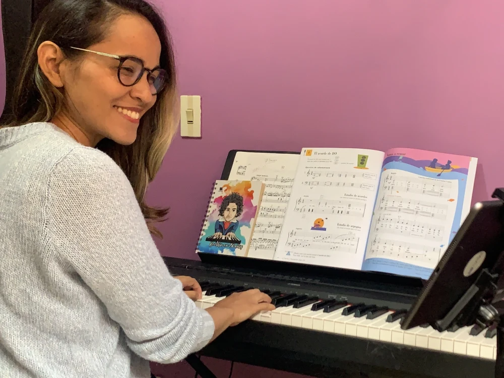 Weekly zoom piano lessons that will help you play your favorite songs ...