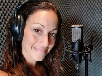 A highly professional German female Elearning voice | Upwork