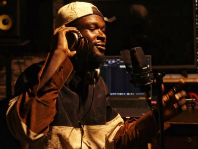 A professional Singer and Songwriter for Pop, RnB, Afrobeat Songs | Upwork