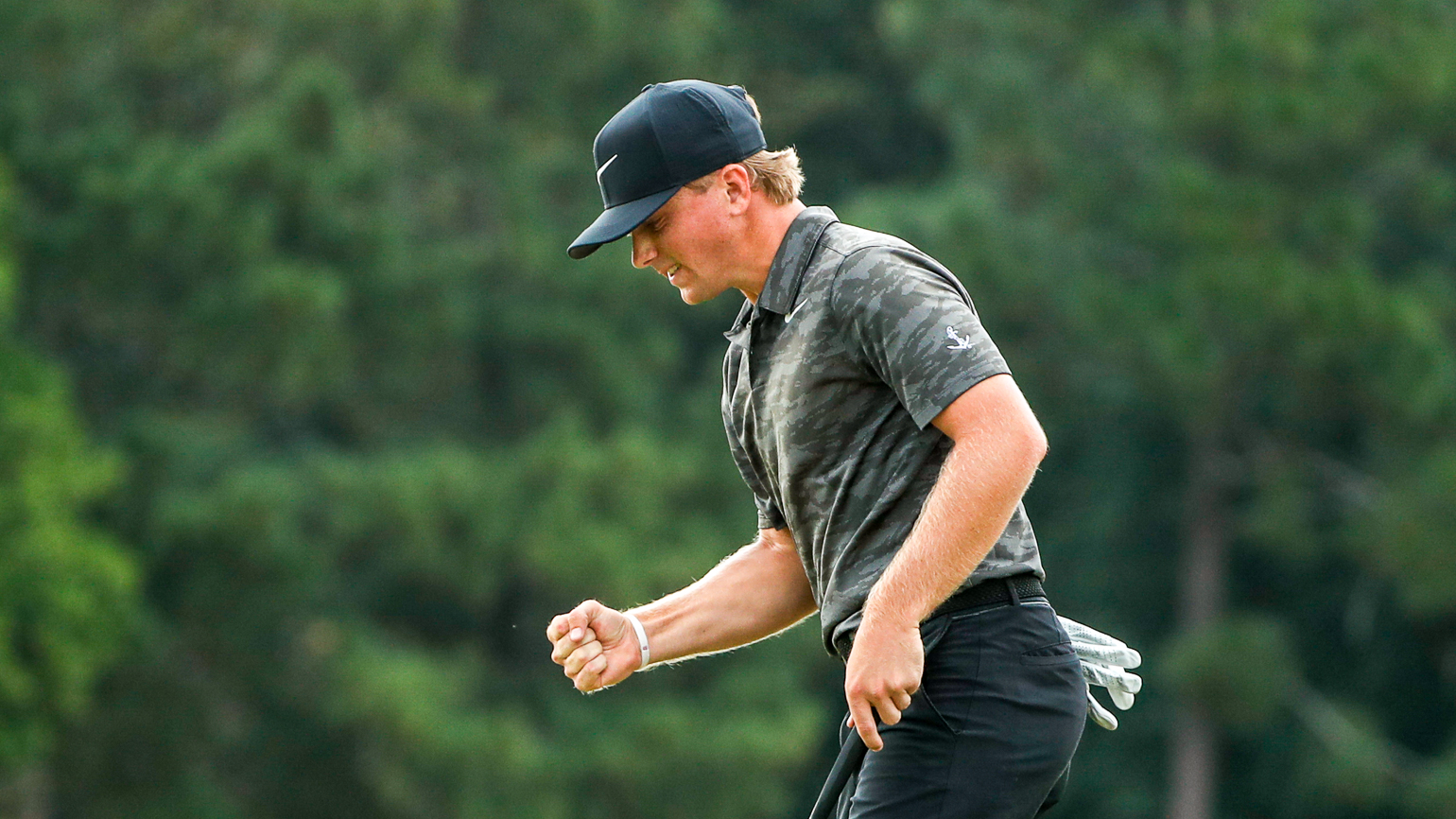 Augenstein Storms into Quarterfinals With Two Wins