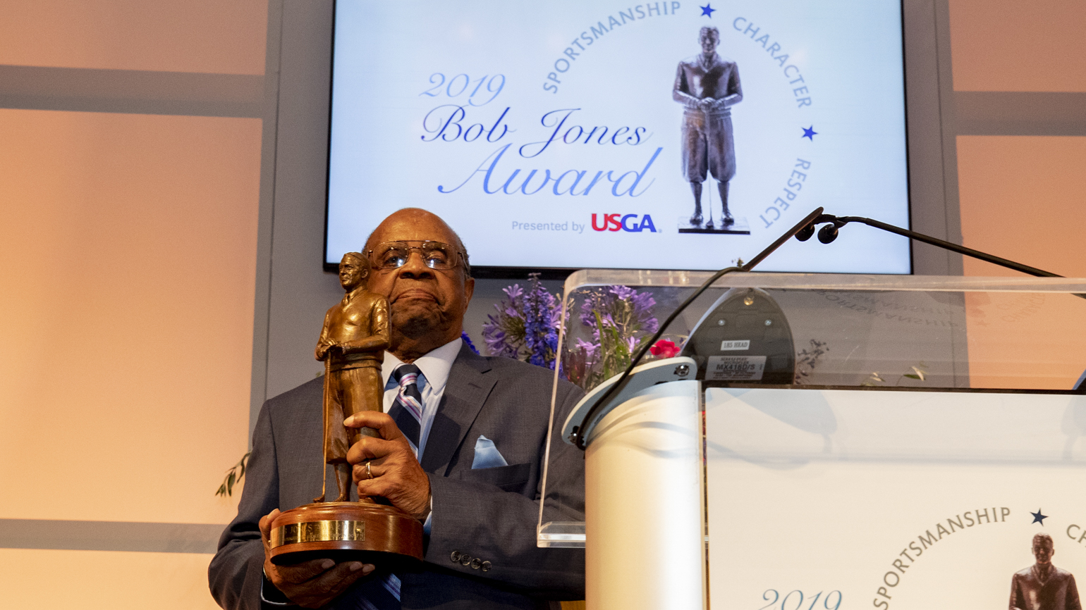 Remembering USGA Bob Jones Award Winner Lee Elder