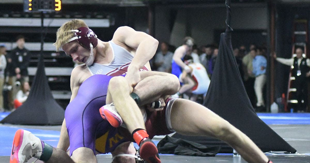 USA Wrestling | Johnson & Wales leads Wartburg by a point at NCAA Div ...