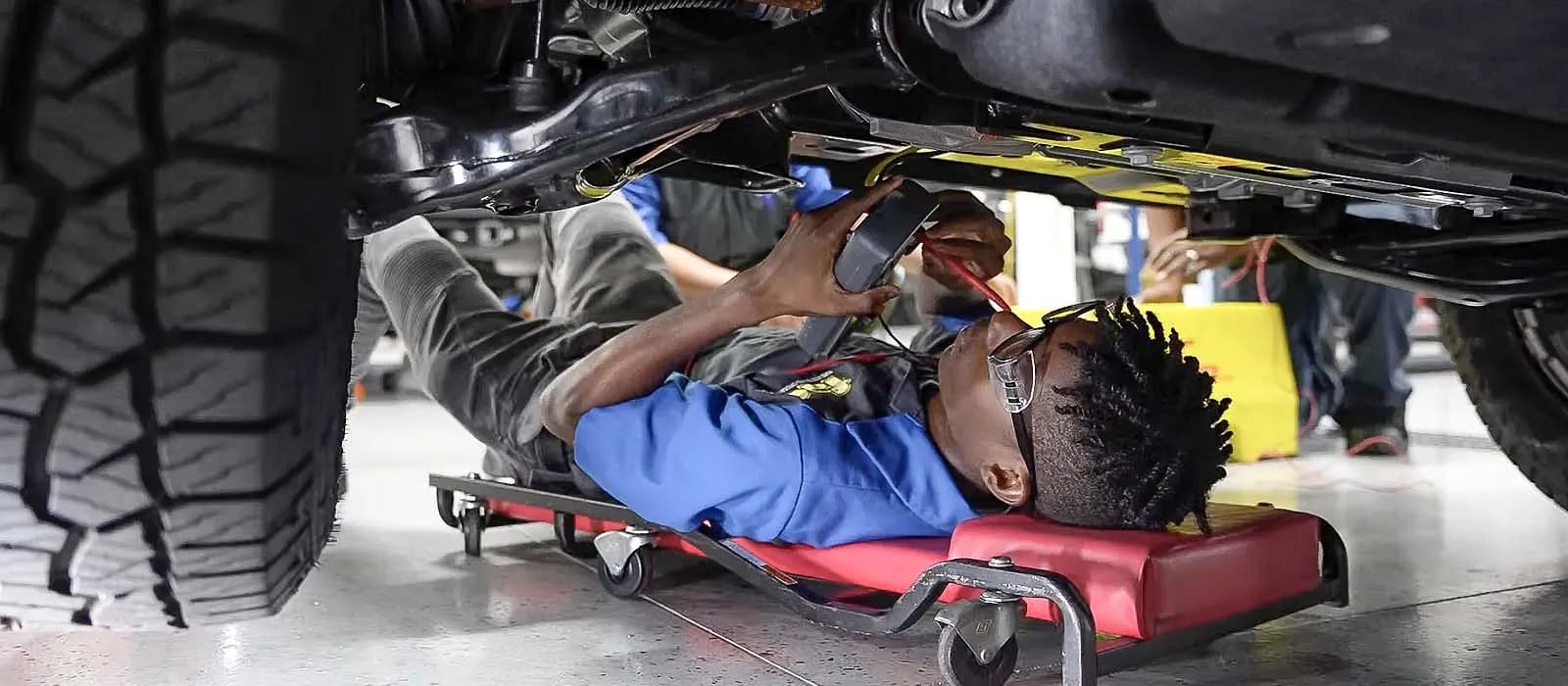 How to Become an Auto Mechanic in Florida: 3 Steps | UTI