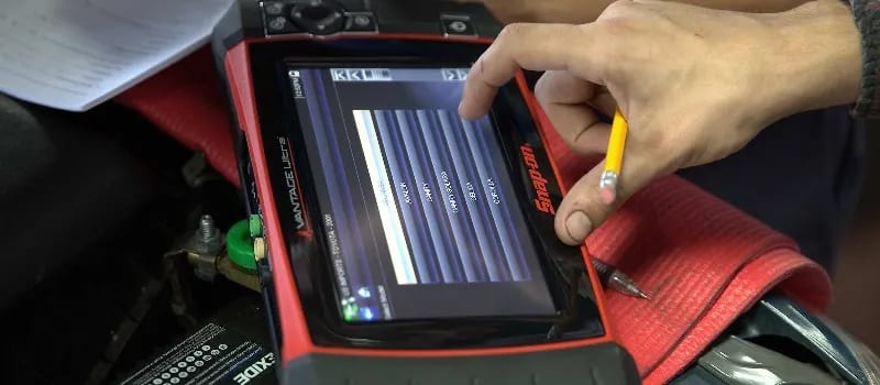 Automotive Oscilloscope | Advanced Diagnostic Tool for Vehicles | UTI