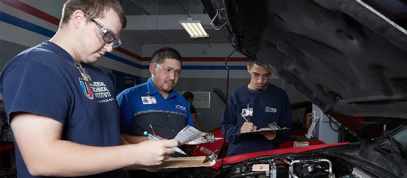 How to Become an Automotive Service Manager | UTI