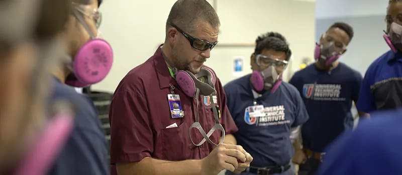 Body Shop Management: Your Helpful Career Guide | UTI