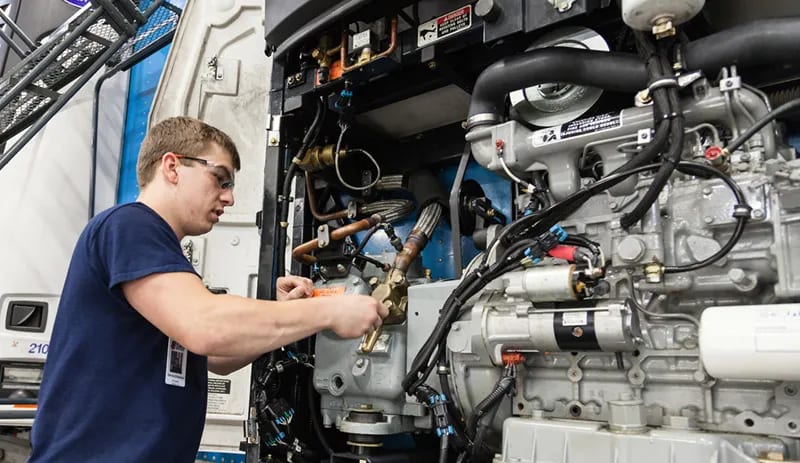 How to Become a Bus Mechanic | UTI