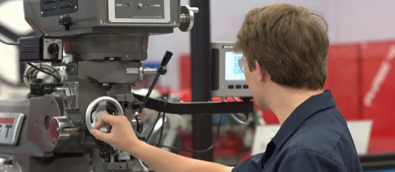 How to Become a CNC Machinist