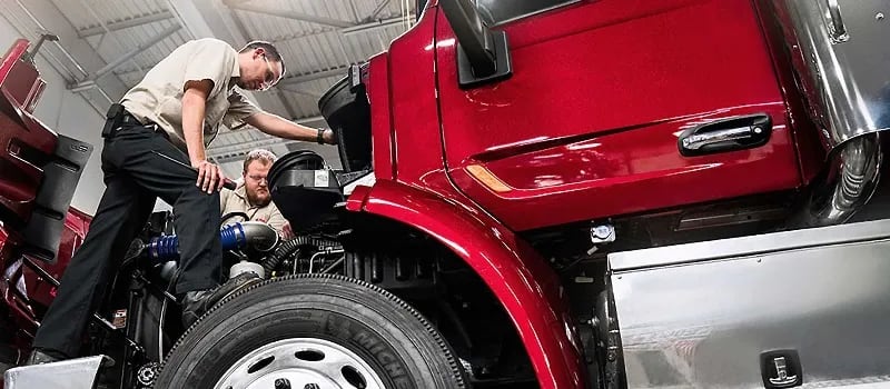 Diesel Mechanic Salary in the U.S. (2023) | UTI