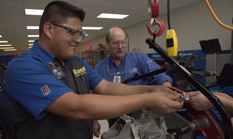 Get Specialized Training in Ford's FACT Program | UTI