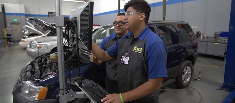 Get Specialized Training in Ford's FACT Program | UTI