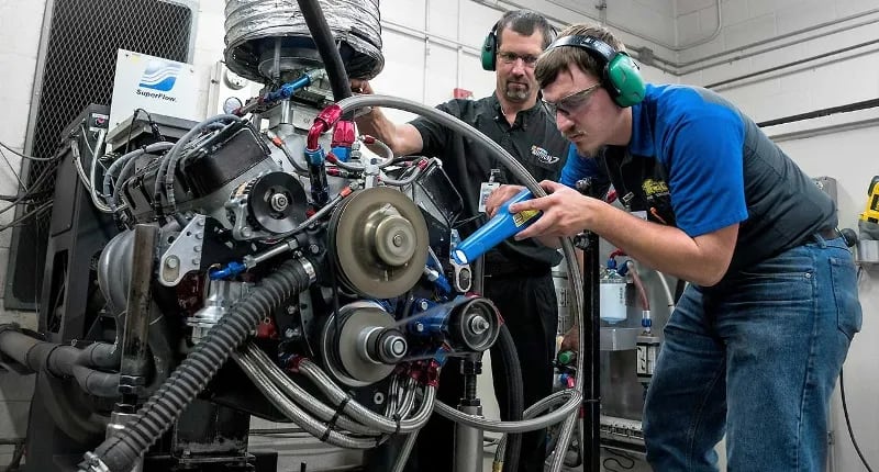 How Do NASCAR Engines Work? | UTI