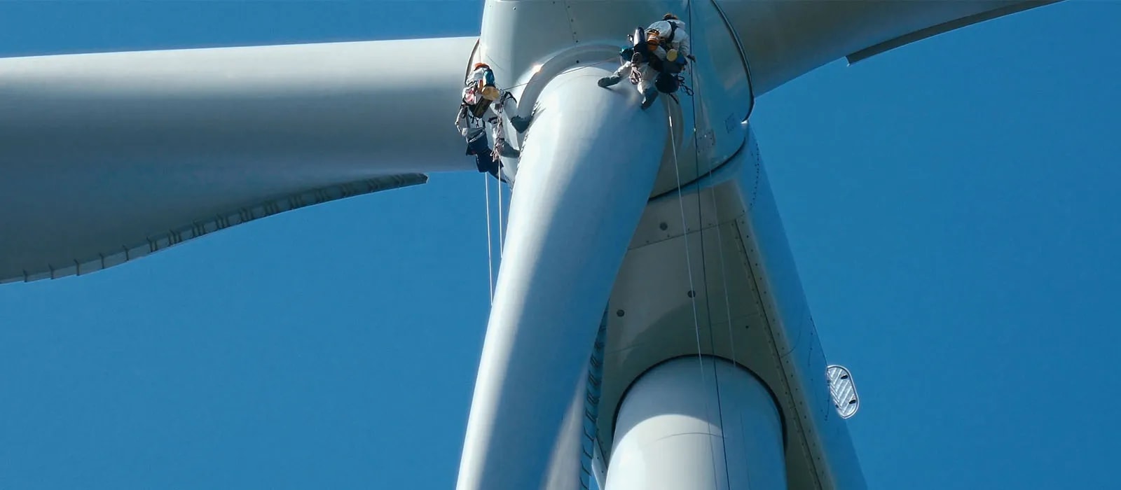 How To Become a Wind Turbine Technician | UTI