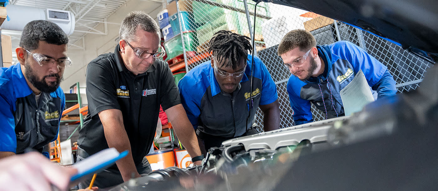 Auto Mechanic School Near Daytona Beach, FL | UTI