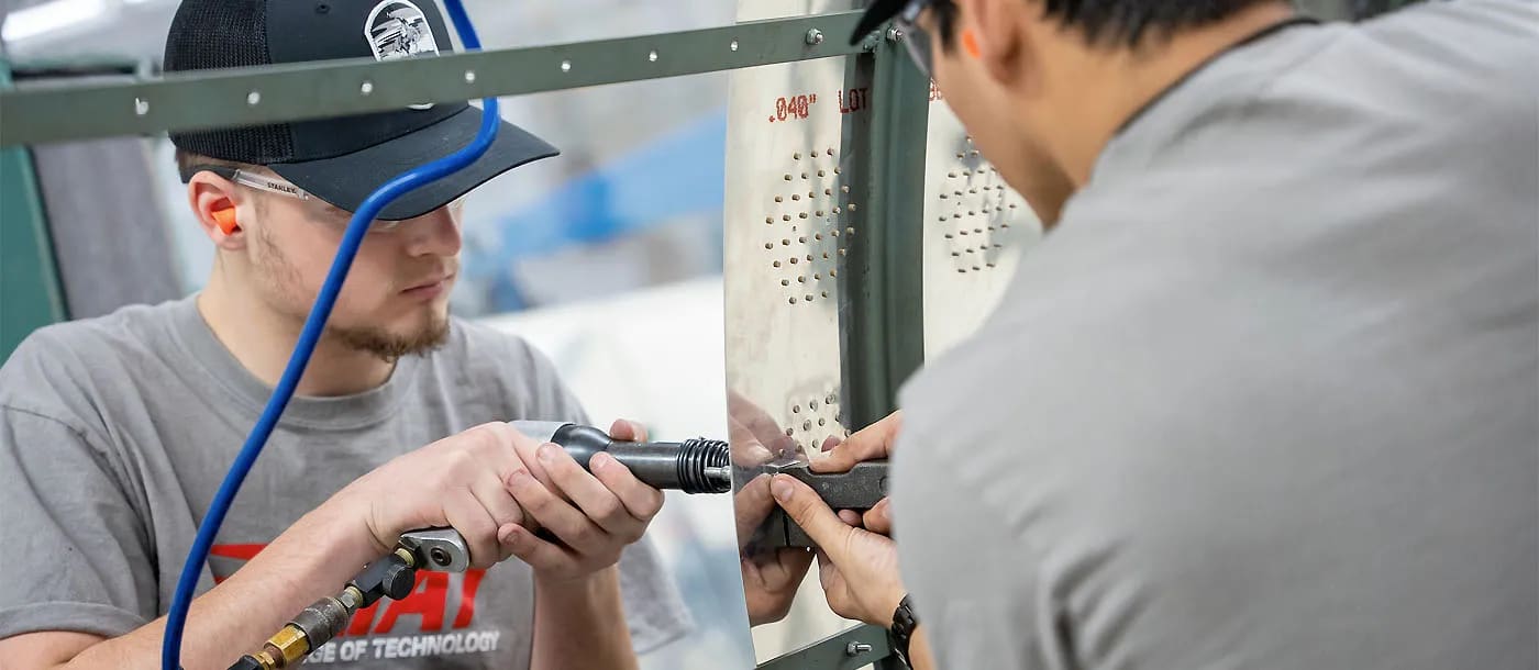 Aircraft Mechanic Course & Aviation Mechanic Courses | UTI