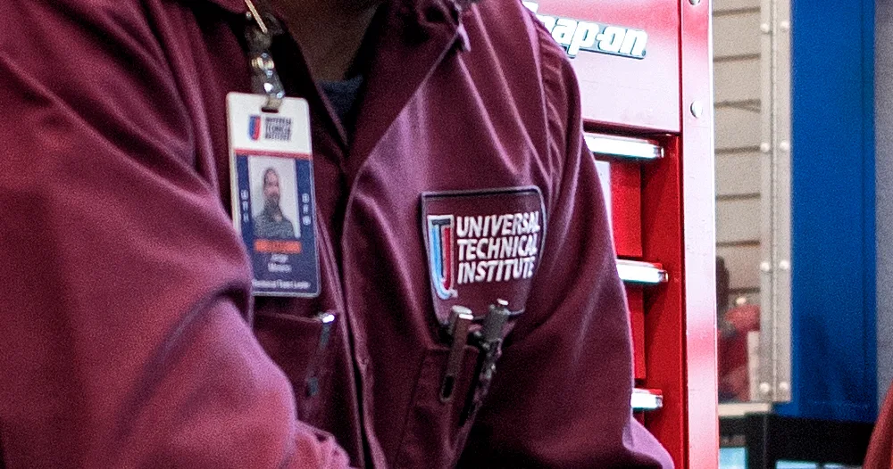 Diesel Mechanic School Near Round Rock, TX| UTI