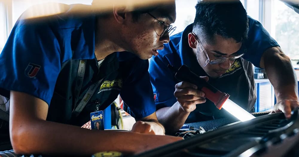 Mechanic School | Automotive Trade School for Technicians