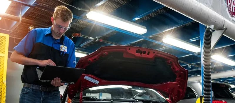 Automotive Mechanic Salary: Duties & Earning Potential | UTI