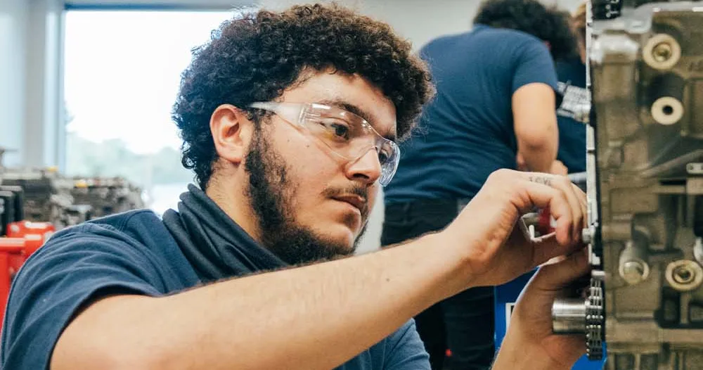 Auto Mechanic School Near Camden, NJ | UTI