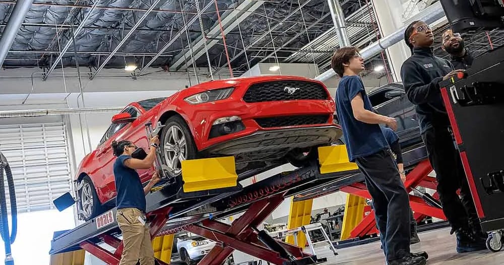 Auto Mechanic School Near Pembroke Pines, FL | UTI