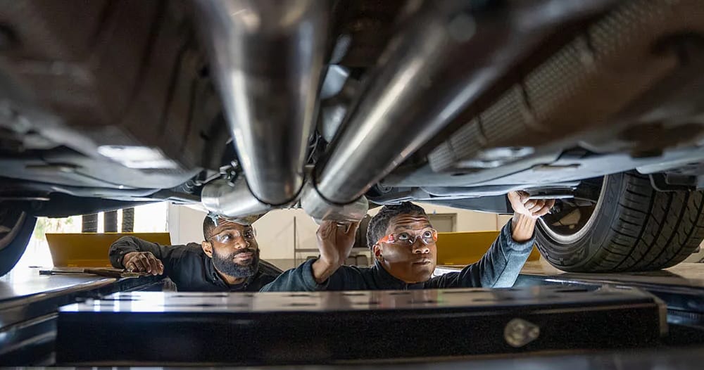 Auto Mechanic School in Miramar, FL | UTI