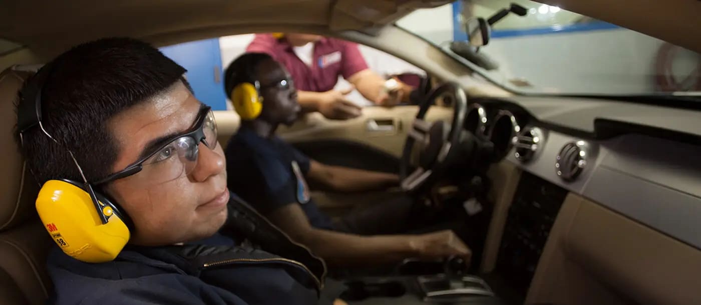 Automotive Mechanic School in Dallas/Fort Worth, TX | UTI
