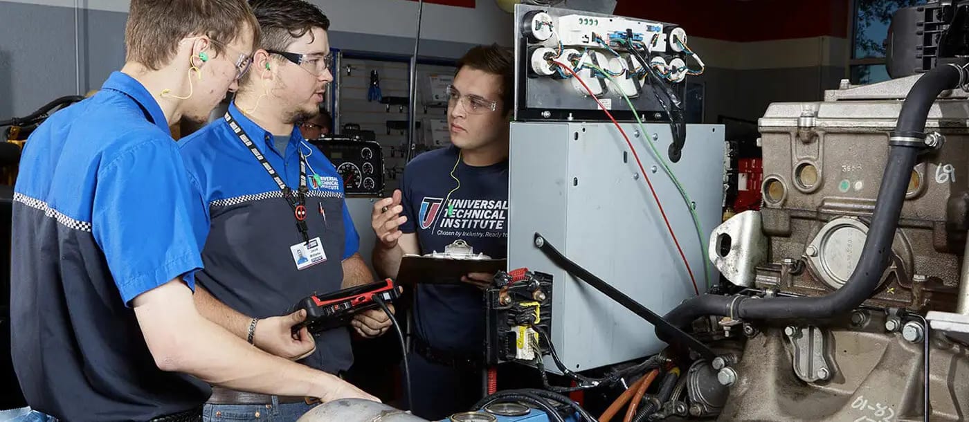 Diesel Mechanic School in Dallas/Fort Worth, TX | UTI