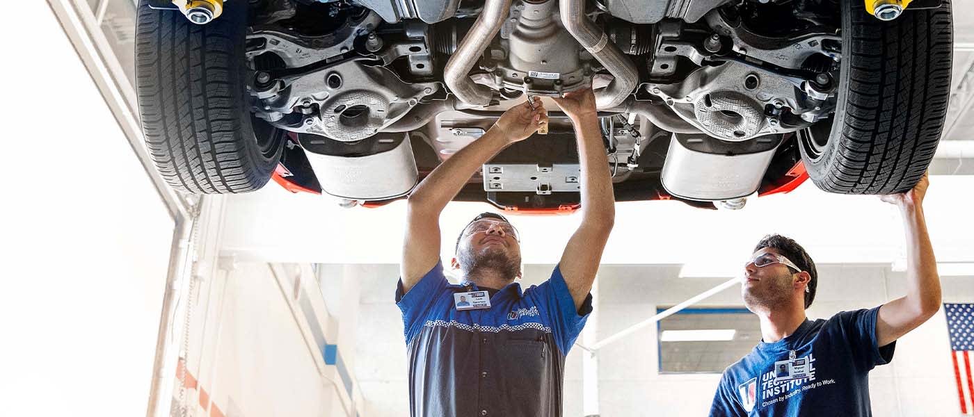 Auto Mechanic School Near League City, TX | UTI
