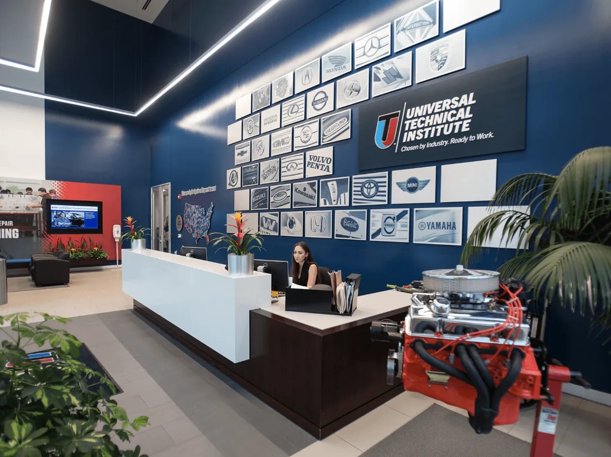 Contact Us | Universal Technical Institute