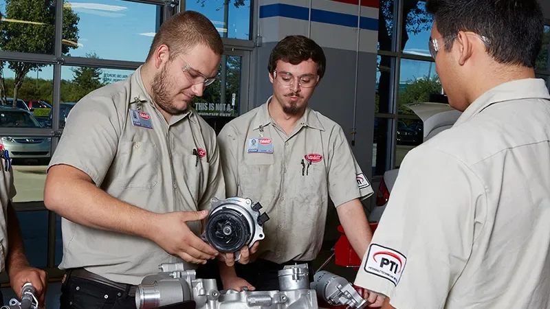 Diesel Mechanic School Near Denton, TX | UTI