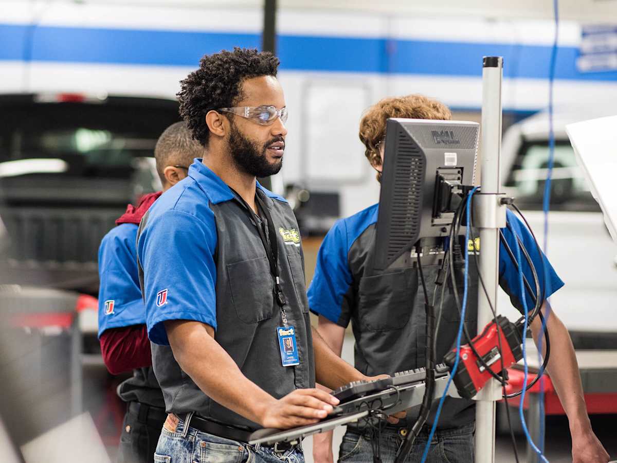 Why Students Choose Universal Technical Institute | UTI