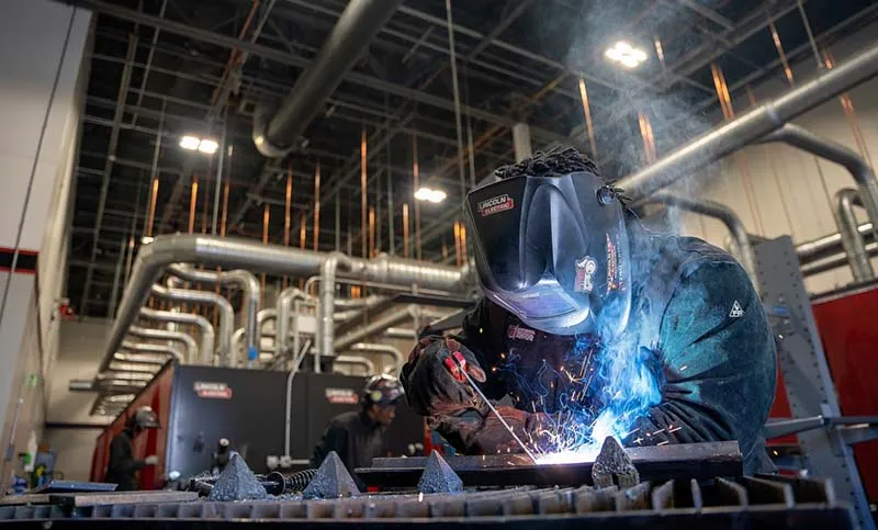 Trade School Near Davie, FL | UTI