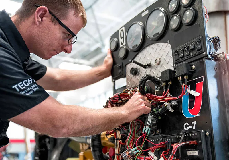 Diesel Mechanic School in Orlando, FL | UTI