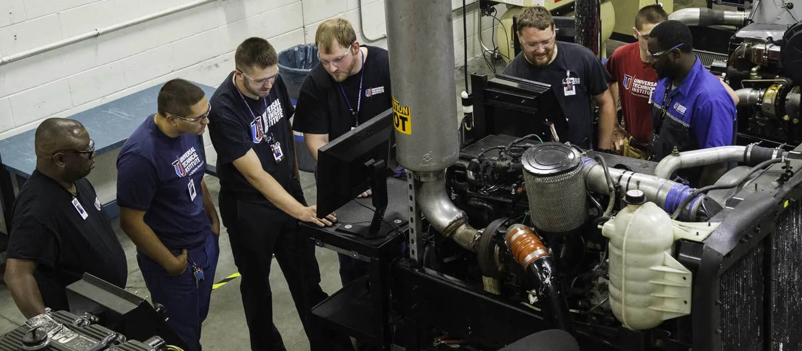 Diesel Mechanic Qualifications & Requirements