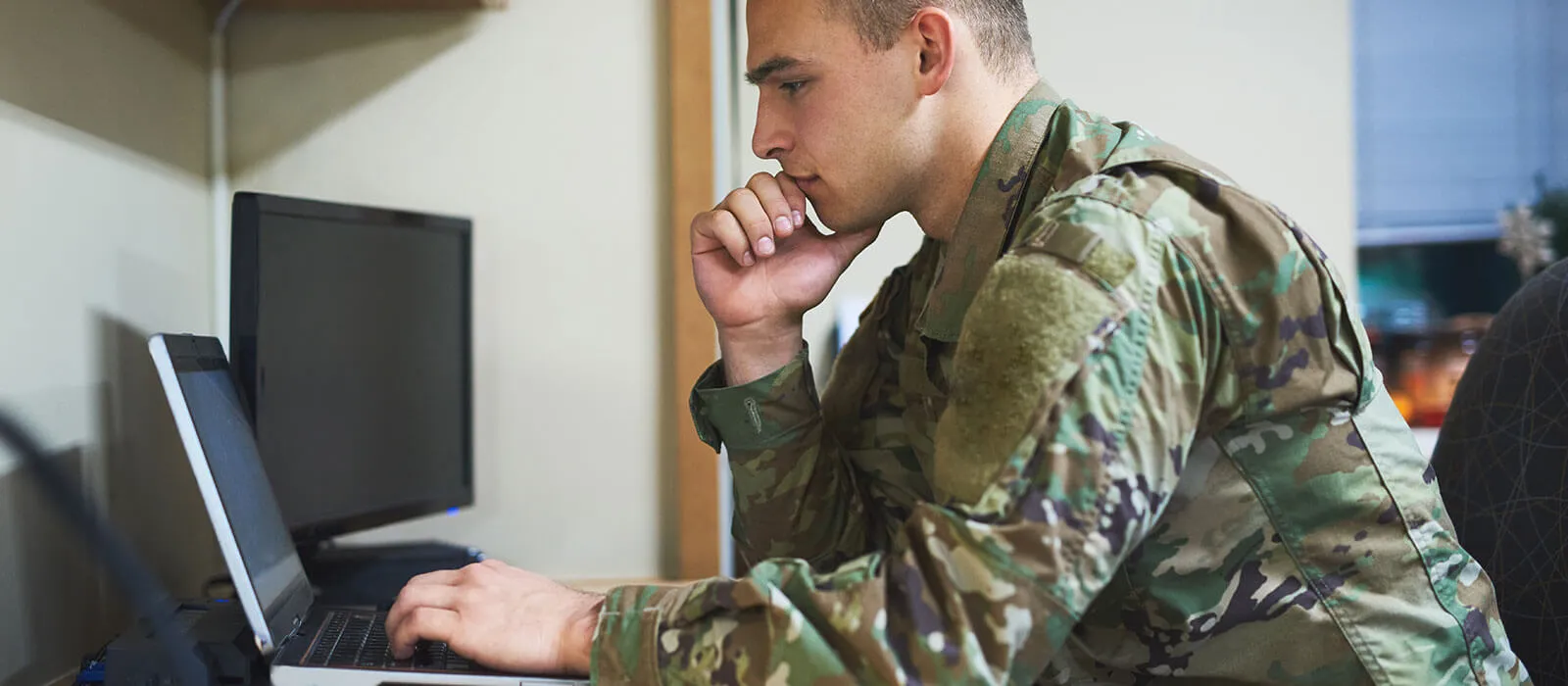 Tips for Finding a Job as a Veteran - Military Trade Programs | UTI